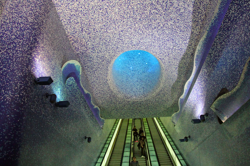 Metro w Neapolu, czyli otwarta galeria sztuki dla mieszkańców i